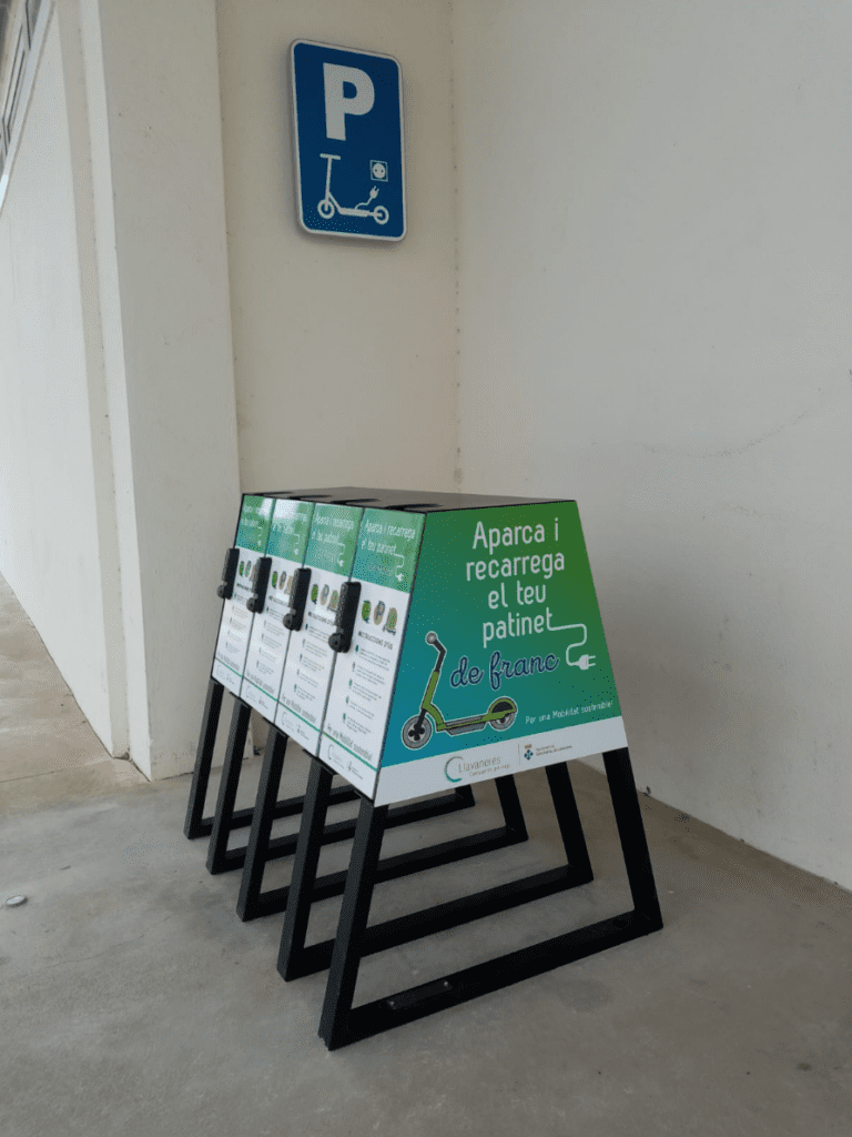 Indoor or outdoor: Docking stations for scooters or e-bikes